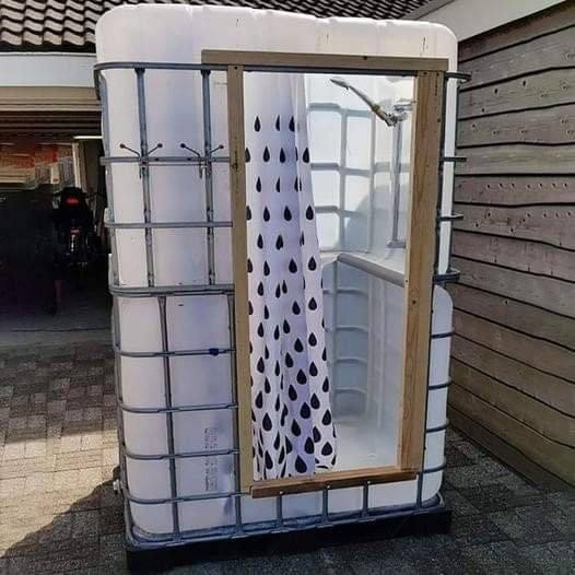 DIY Outdoor Shower Using IBC Totes: A Creative and Eco-Friendly Solution